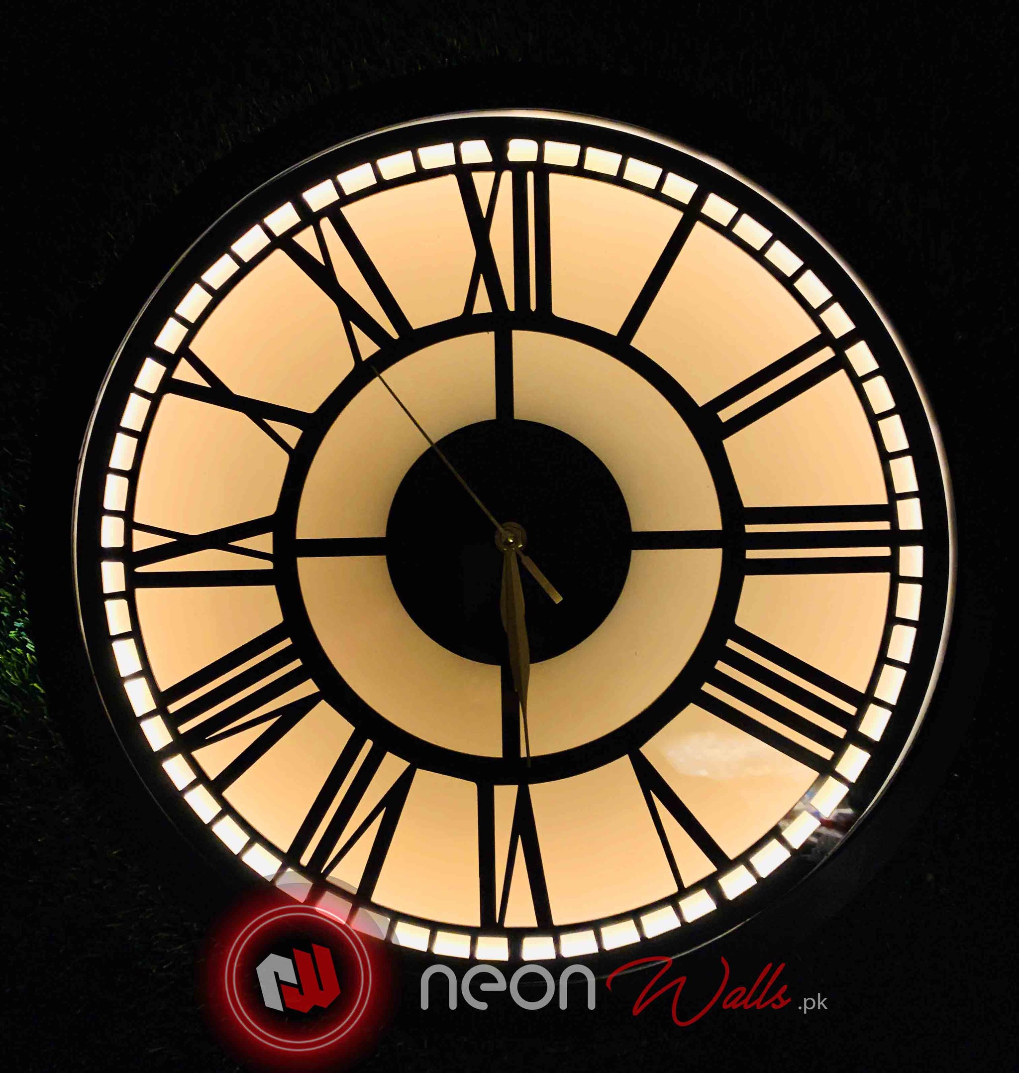 Premium Roman Vintage Neon Clock – Neon Walls