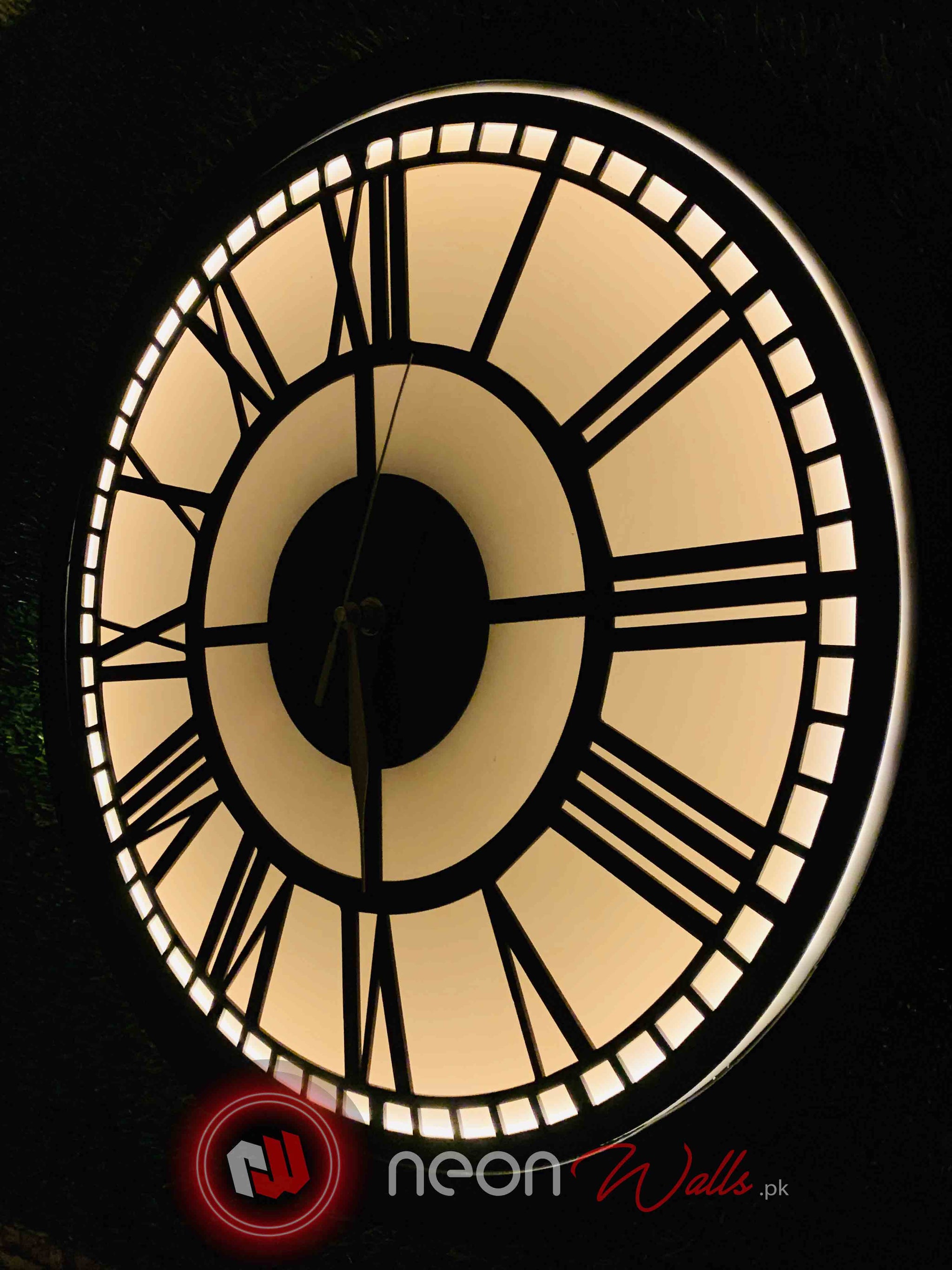 Premium Roman Vintage Neon Clock – Neon Walls
